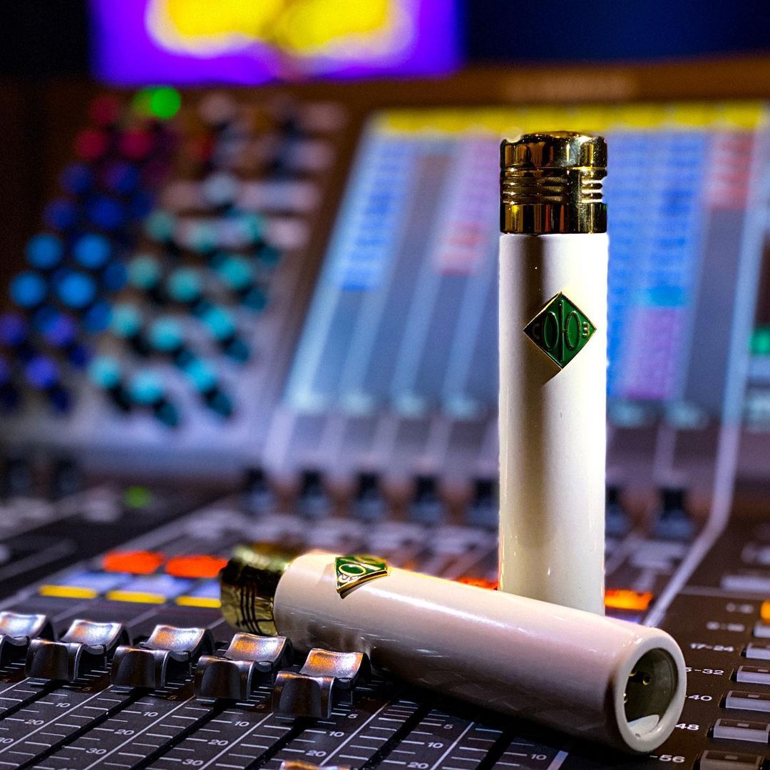 Recording Studio Loser Puts Soyuz Microphones And The Launcher To The Test